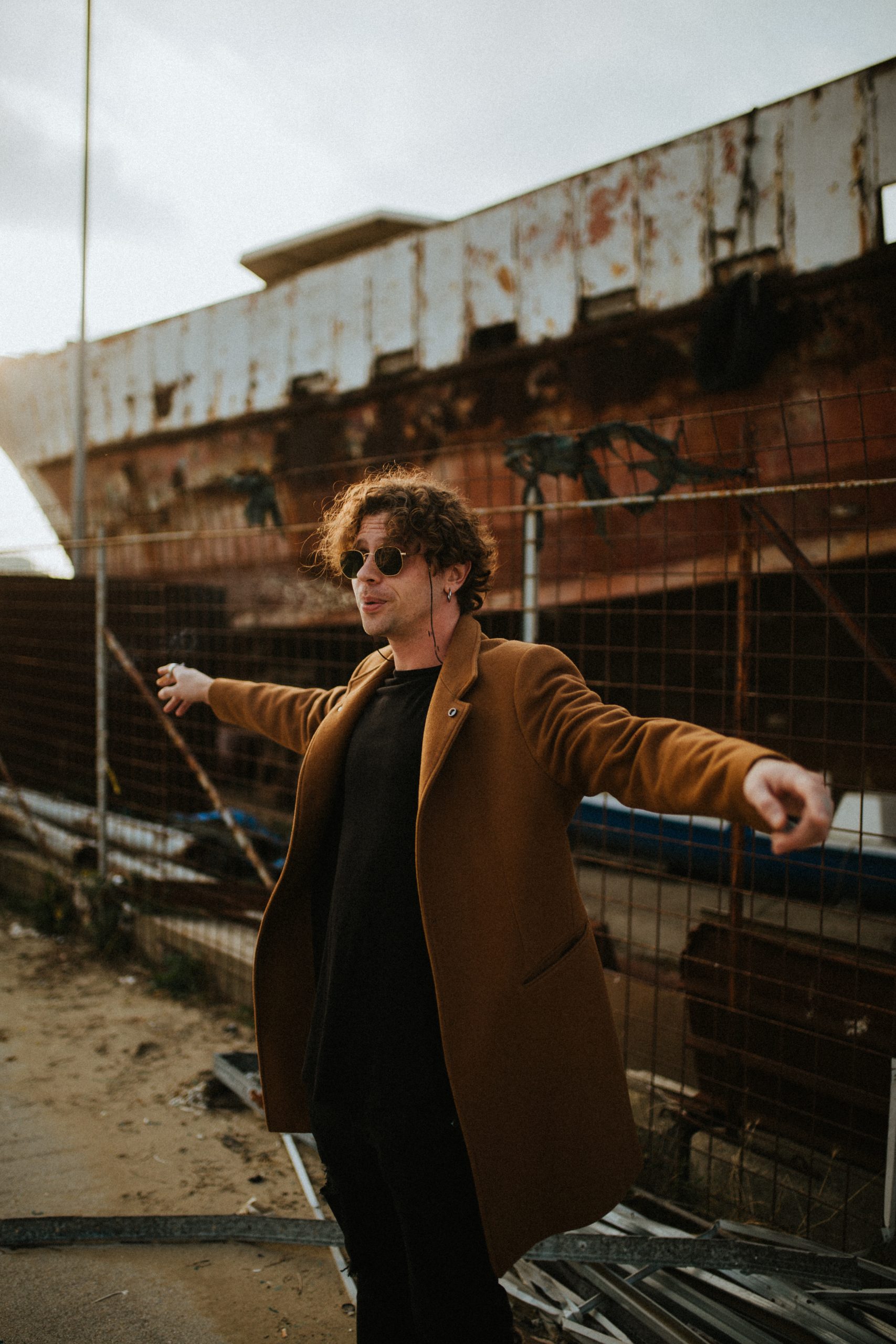 dile ha racchiuso tutto se stesso nel suo primo disco ufficiale: fuori ...